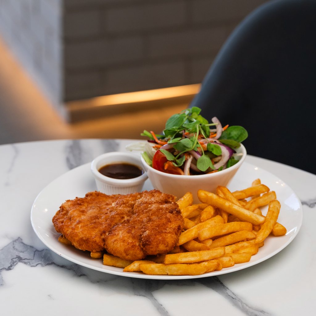 Restaurant - Burleigh Sports